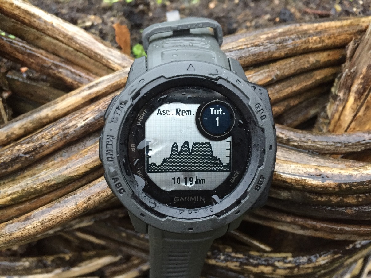 Test Garmin Instinct : tout pour la rando et la montagne | Montre ...
